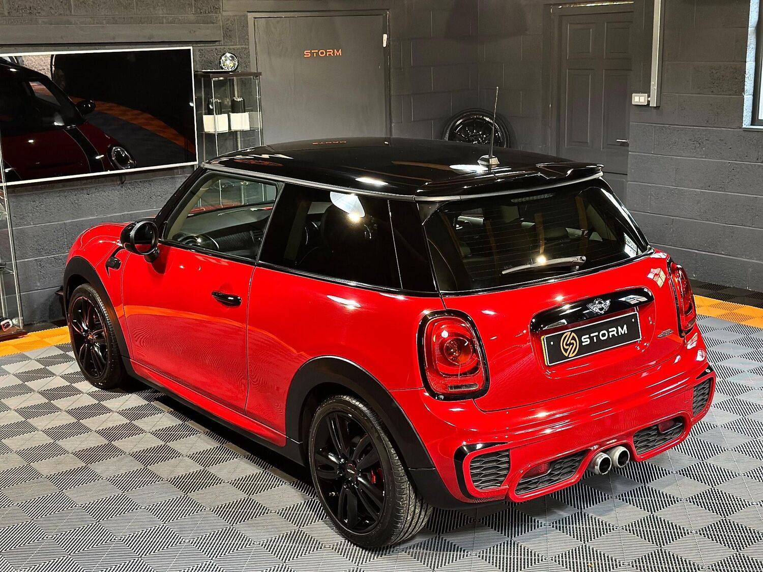 Used MINI HATCH 2018 Red for sale - £13995 in Rearsby, Leicestershire ...