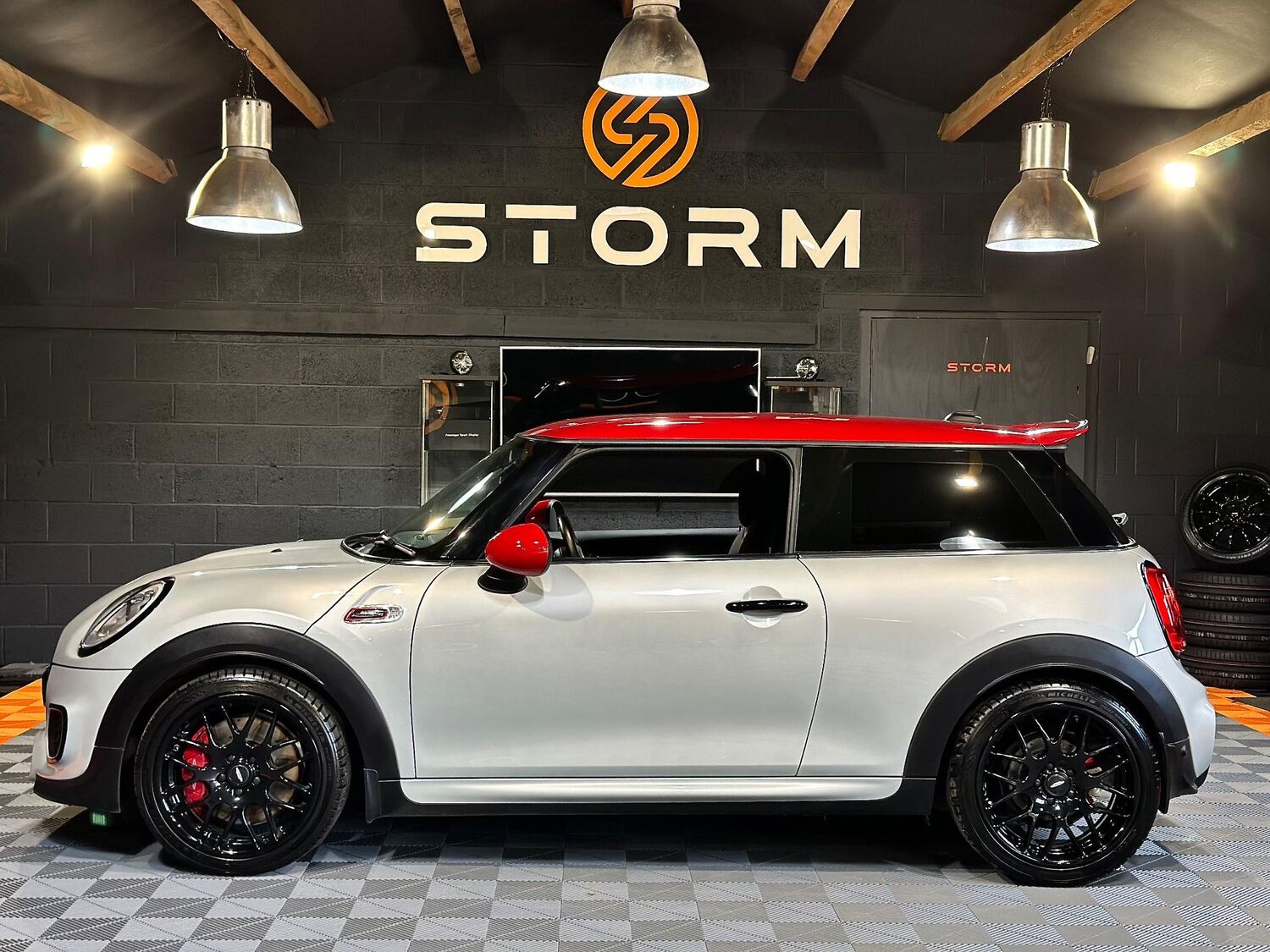 Used MINI HATCH 2018 Silver in Rearsby, Leicestershire | Storm of Leicester