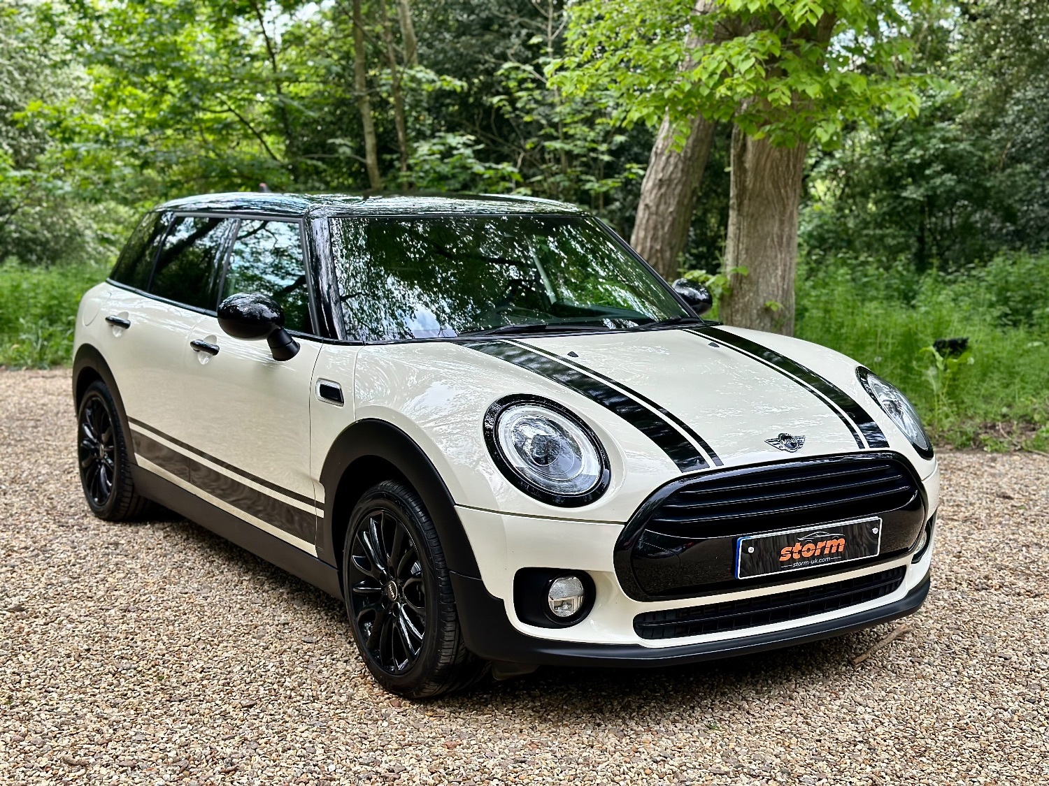 Mini cooper clubman white store